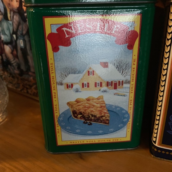 vintage tin collection | Accents | 8 Vintage Collectible Tins 95s ...